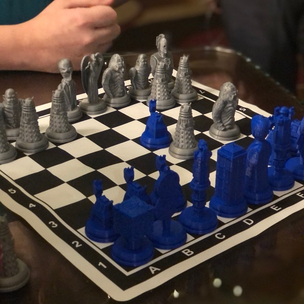 Doctor Who (FAN ART) Chess Set Tardis, Cyberman, Dalek, Weeping Angels ...