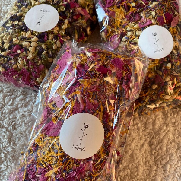 Personalised Wedding Confetti Bags Eco Confetti Packets Flower Confetti ...