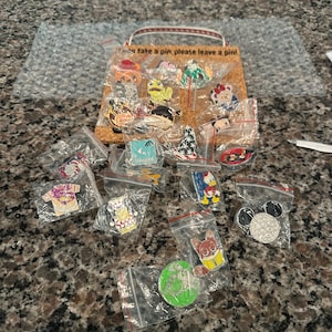 Disney Nerds Booster Set Mickey , Mini , Goofy, Daisy, Donald, Pluto ...