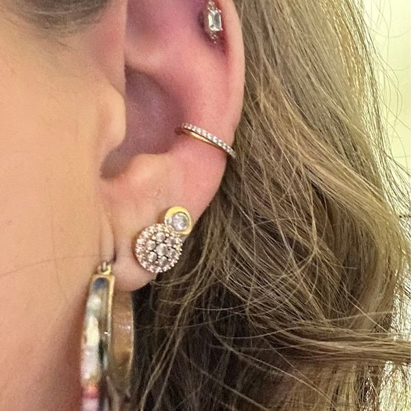 ASTM F136 Titanium Gem and Smooth Crossover Conch Clicker Hoop, 12mm ...