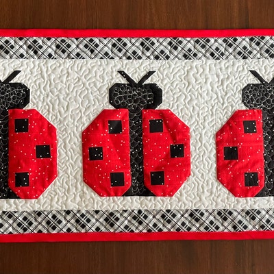 Ladybug Lane Table Runner PDF Pattern - Etsy