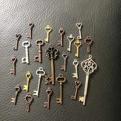Replica Bulk Old Skeleton Keys Vintage Antique Replica Charms Jewelry ...