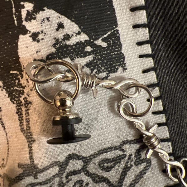 Spike Keychain. Horror Thriller Punk Emo Metal Rock Goth Trap Faux ...