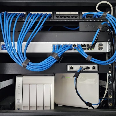 Ubiquiti Unifi Switch 8 150W Center Rack Mount - Etsy