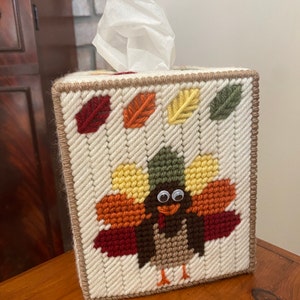 Cardinal Tissue Box Cover / Christmas Cardinal Tissue Box | Etsy