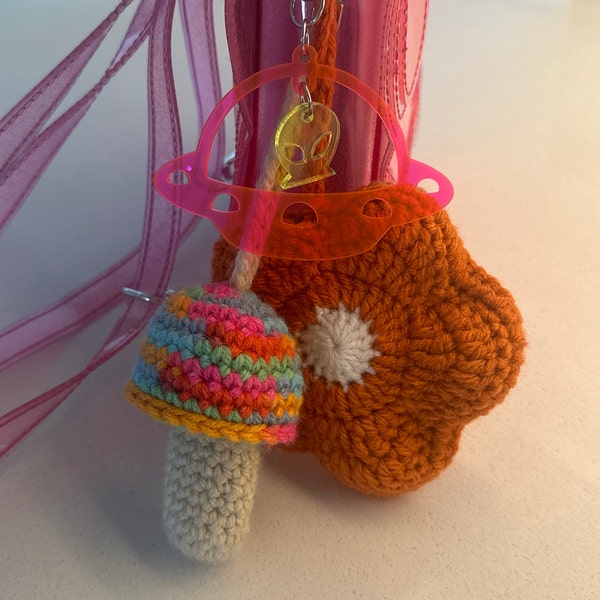 The Sally Bag PATTERN (with Photos) - Crochet Water Bottle Holder Phone ...