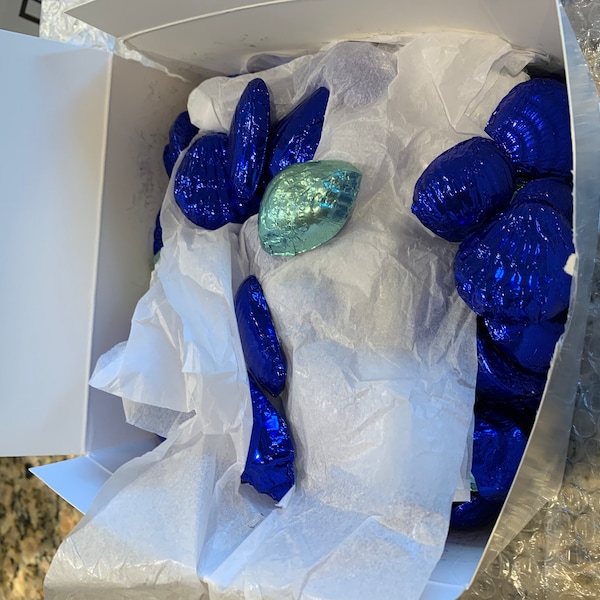 Foil Wrapped Chocolate Seashells, 1 Lb Bulk Boxed, Approx 43 Pcs. Any ...
