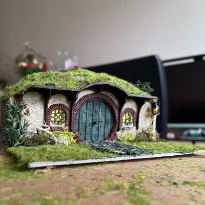 Hobbit Hole Diorama DIY Kit Hobbiton, Gift, Geek, Creative, Fantasy ...
