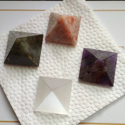SUNSTONE Natural Medium Gemstone Crystal Pyramid 27-30mm - Etsy