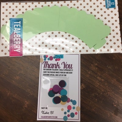 12 Mint Green Cupcake Wrappers Standard Sized Pastel Green, Light Green ...