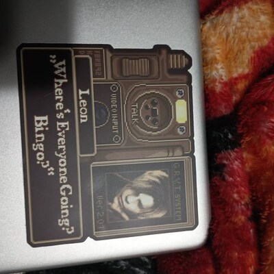 Resident Evil 4 Sticker, Leon Kennedy Sticker, Pixel Art Sticker ...