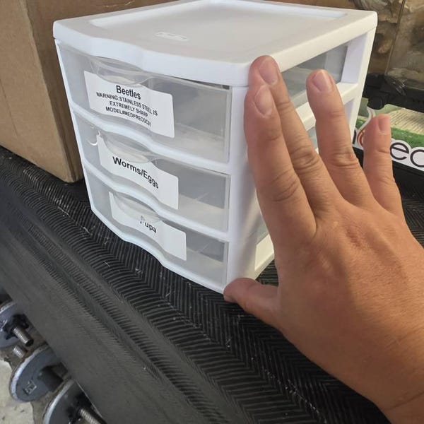 Dubia Self Cleaning Breeder Box Farm, Large 8 Gallon, Roach Breeding ...