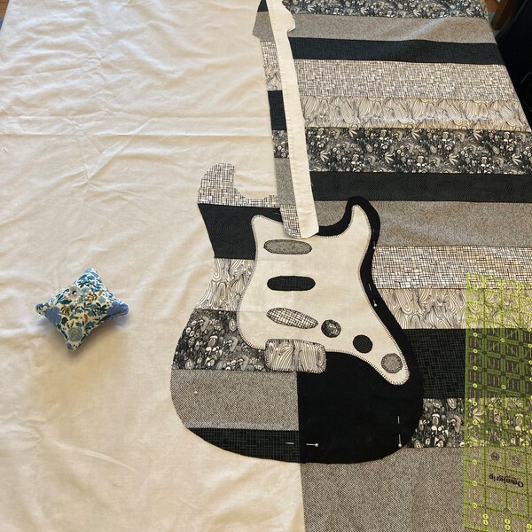 Digital Guitar Applique Quilt Pattern, "beautifully Acoustic" (67" X 57 ...