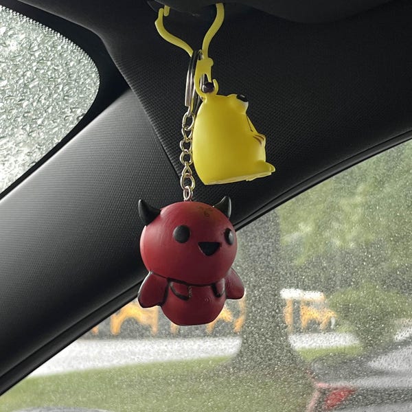 Bishop's of the Old Faith Crown Keychain | Cult of the Lamb Hand ...