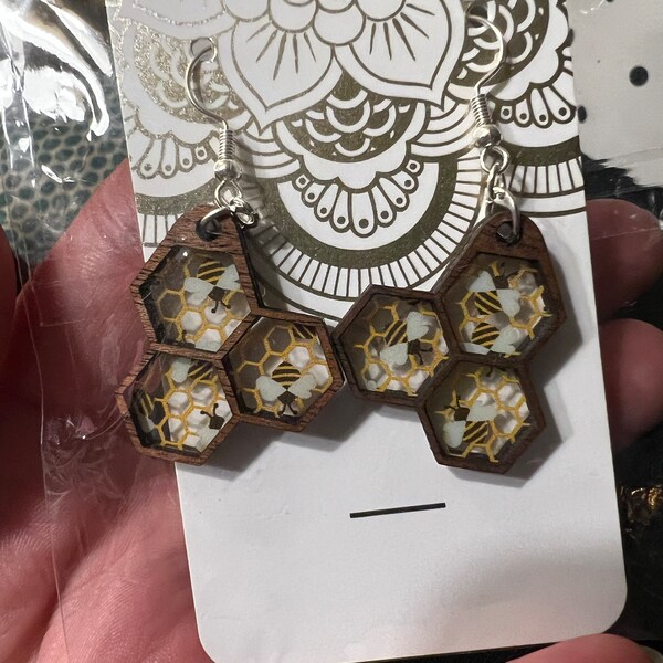 Yeti 12oz Skinny Can Holder Laser Engraved Full Wrap Wildflowers Bees ...