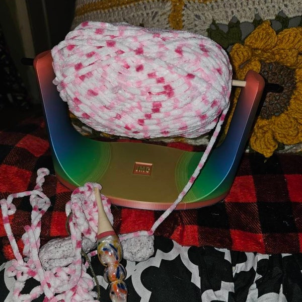 Horizontal Yarn Ball Holder, Knitting, Crochet, Spindle - Etsy