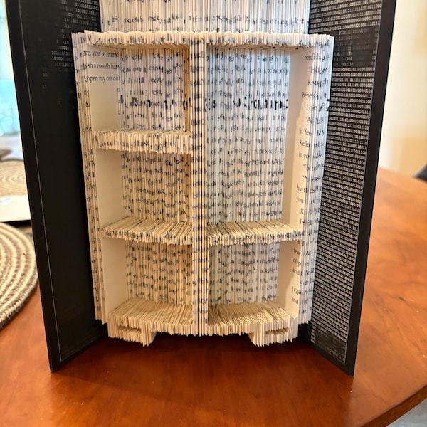 Bookfolding Pattern Vintage Bookshelf Embossed Cut and Fold - Etsy