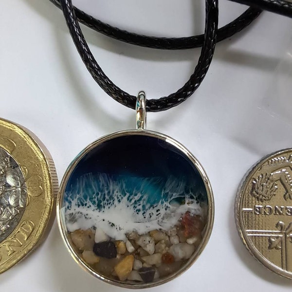 Mesmerizing Ocean Wave & Shell Pendant Necklace in Resin With Real Sand ...