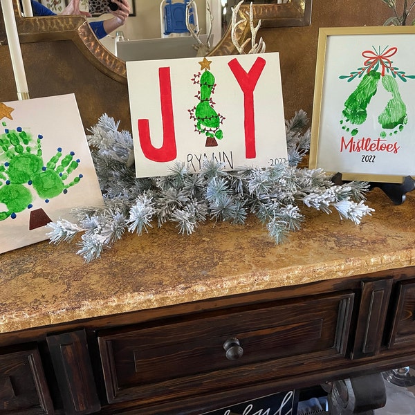 Christmas Footprint Art, Mistletoes, Mistle-toes, Christmas Craft for ...