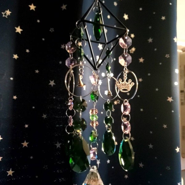 Elegant Handcrafted Standing Suncatcher for Mesmerizing Light Prisms ...