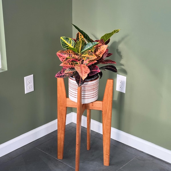 Handmade Cedar Wood Plant Stand for Indoor and Outdoor Decoration. - Etsy