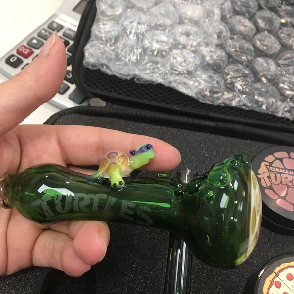 TMNT UV Reactive Turtles Leo Glass Pipe Set - Etsy
