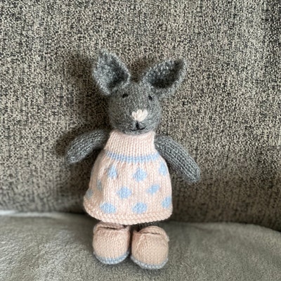Toy knitting pattern for a small rabbit with removable clothes 7 inches ...