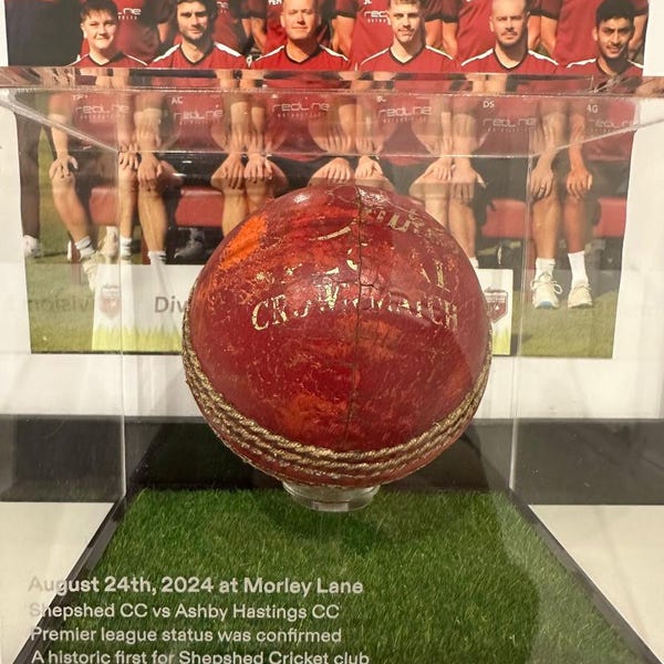 Customisable Cricket Ball Display Case – Turf Base, Engravable Five ...