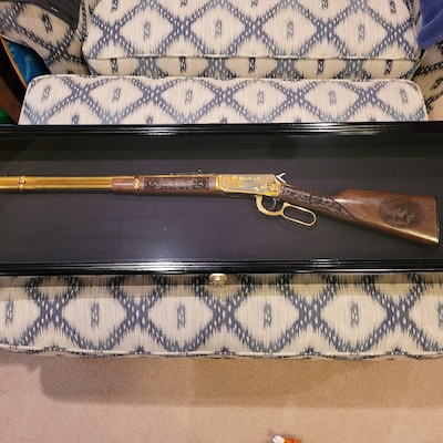 Long Rifle / Musket Gun Display Case Wall Rack Cabinet W/98% UV ...