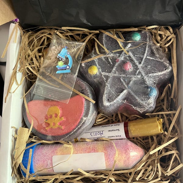 Mystery Dice Set Candle, Surprise Dice, Dnd Dice Set, Dnd Gifts, Nerdy ...