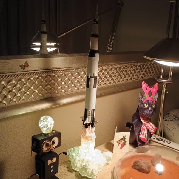 Apollo 11 Saturn V Rocket Lamp - Etsy