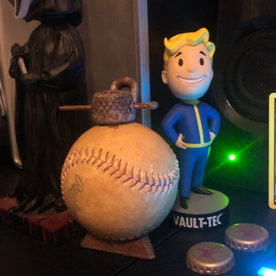 Simple Baseball Desk Stand - Etsy