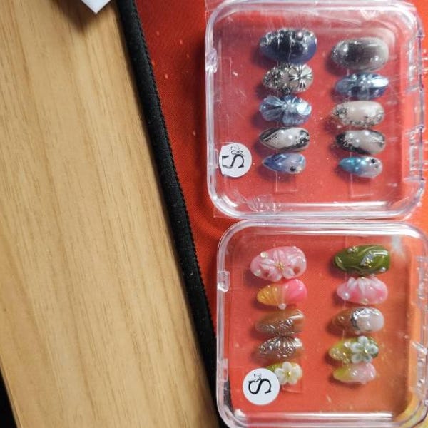 Custom Press on Nails/party Press on Nails/flakes for Nails/wedding ...