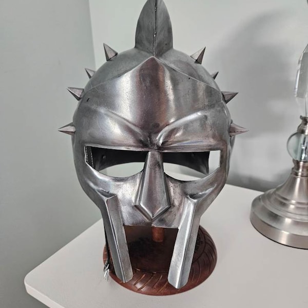 Maximus Gladiator Helmet Russell Crowe's Helmet for Cosplay Prop ...