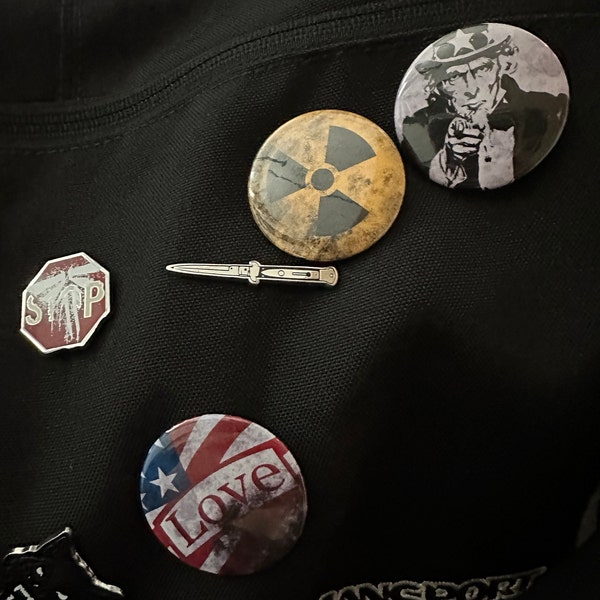 The Last of Us Ellie Backpack Cosplay Pin Button Badge - Etsy