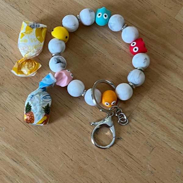 Silicone Bead Wristlet Keychain | Gold Leopard Print & Green | Stretchy ...