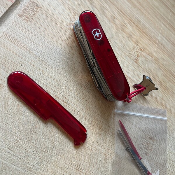 Victorinox COMPACT Swiss Army Knife - 15 Functions - Genuine Victorinox ...
