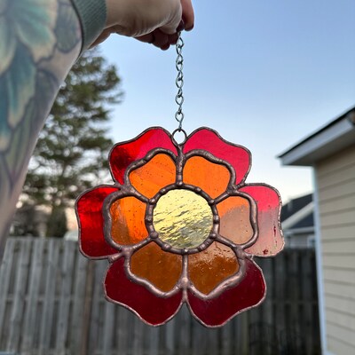 Wavy Flower Stained Glass Pattern Stained Glass Patterns Stained Glass ...