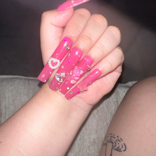 Kaws Press on Nails Milky White Nails XL XXL XXXL Trendy Nails Black ...