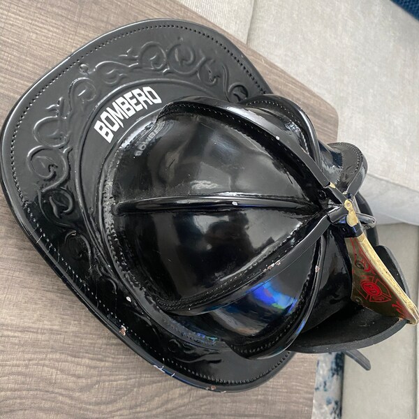 BOMBERO -> Highly REFLECTIVE