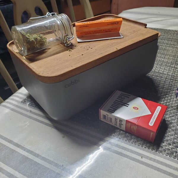 Cubbi Glass Stash Box - Smell Proof Airtight Jars - Funky Glass Stoner ...