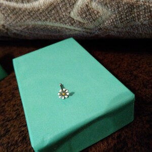 Dainty Adorable Daisy Nose Stud Ring - Etsy