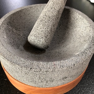 Métlatl Mexican Metate Made of Lava Rock With Metlapil 22x32 | Etsy