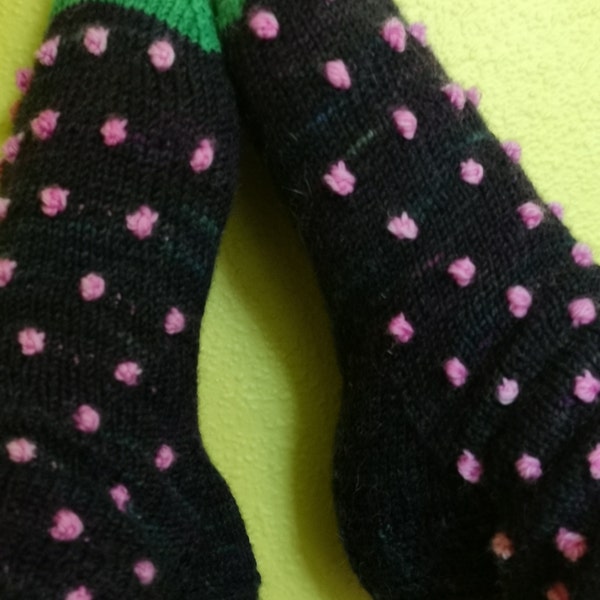 Pop Radio Socks Basic Texture Sock Knitting Pattern Easy Sock Knitting ...