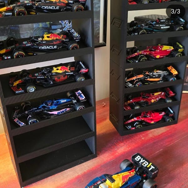 V2 6 Car Tilted Bburago 1:43 1/43 F1 Formula 1 Race Car Display Stand W ...