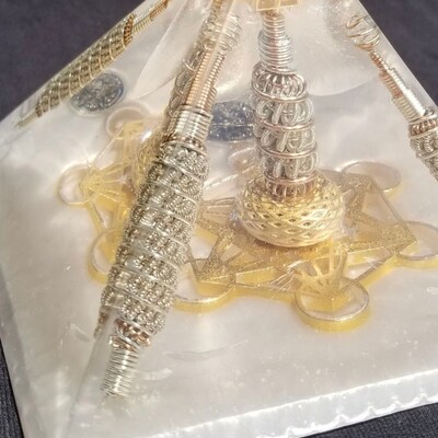 Orgone® Pyramid Metatron Light Body Accelerator Orgonite® Pyramid With ...