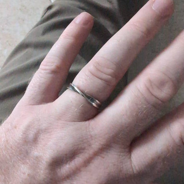 Mobius Men's Wedding Band Ring, Symbol of Infinity Ring, Mobius Promise ...