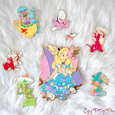 Daisy Alice in Wonderland Pin LE65 - Etsy