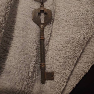 Antiqued Bronze Skeleton Key Pendants, Ornate Key, Antique Key, Cross ...