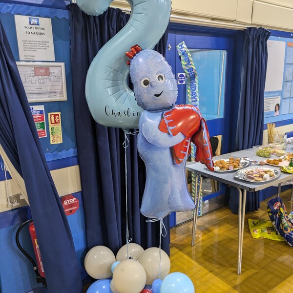DIY Large Ice Cream Truck Balloon Sculpture, Too Sweet Balloon Stack ...